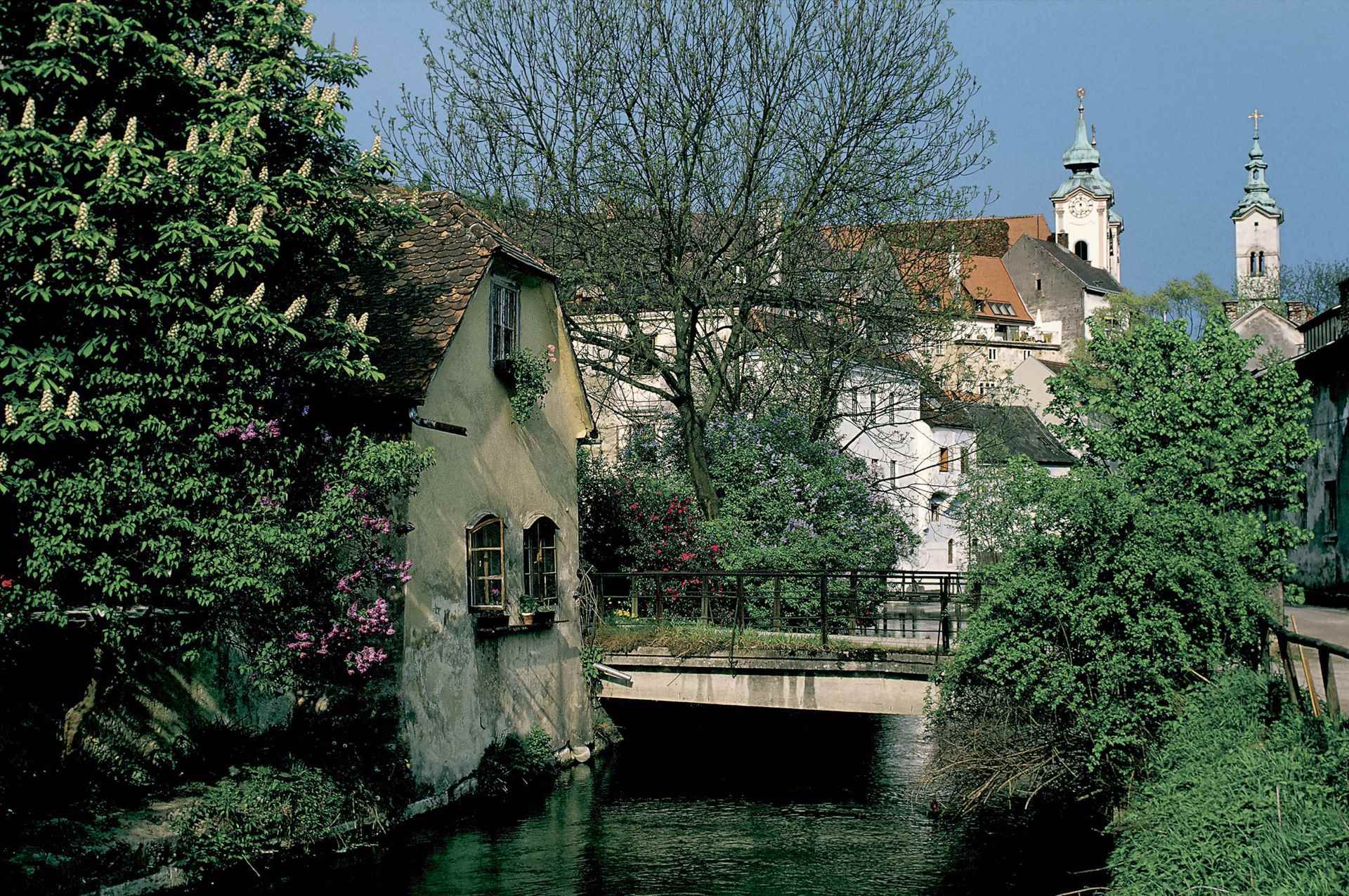 Steyr: Kleine historische Stadt in der Nationalpark Region